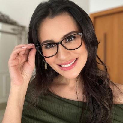 Armação de Óculos Feminino Blogueira Modelo Nina Lê Belle - Preto ...