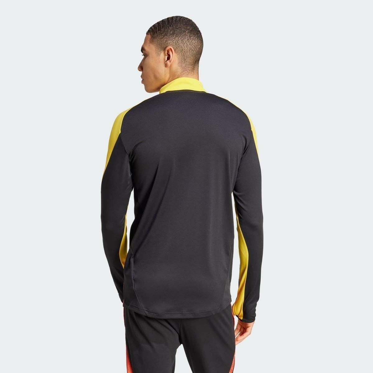 Blusa Adidas em promoção na Netshoes!