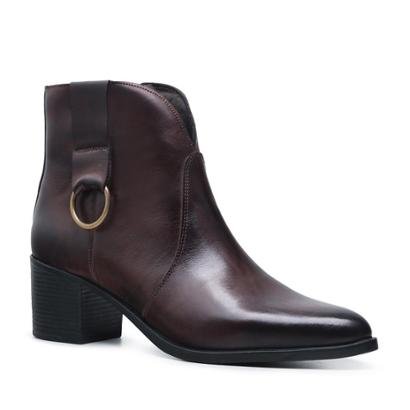 Bota Cano Curto Feminina em Couro Marrom com Fenda e Argola 30018 ...