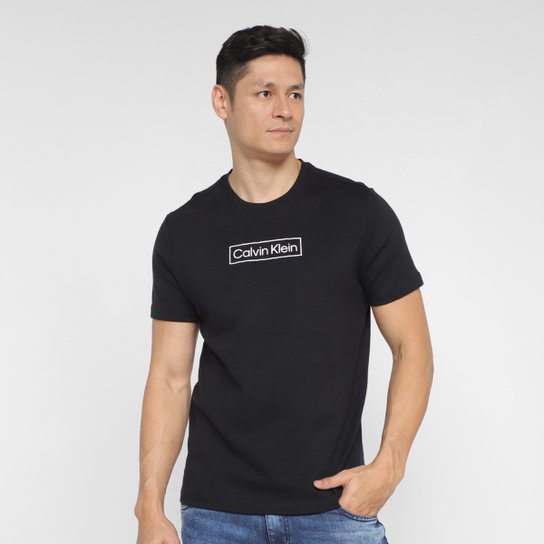 Camiseta Calvin Klein Logo Retângulo Masculina - Preto | Netshoes
