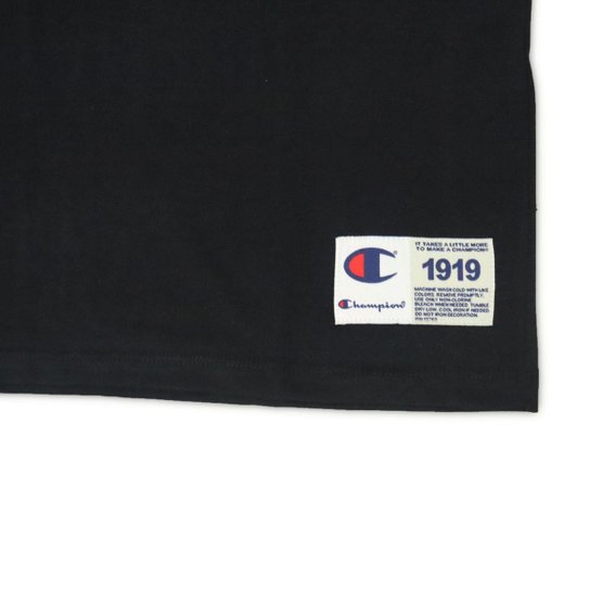 Camiseta Champion "Life" Script Patch Logo - Preto - Preto | Netshoes