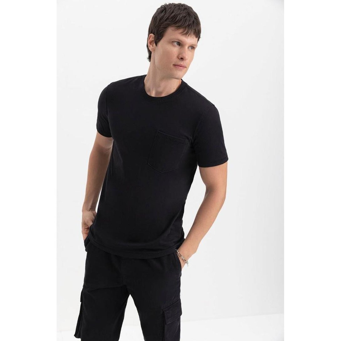 Camiseta Masculina Em Malha Essendi - Preto | Netshoes
