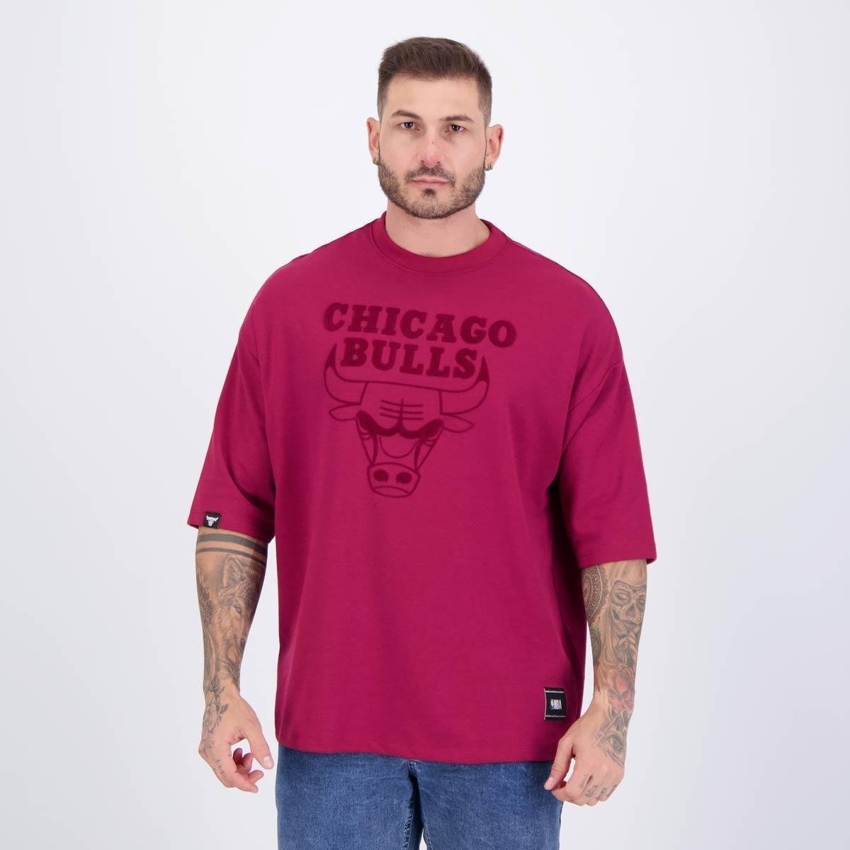Camiseta NBA Logo Surton Chigado Bulls Bordô - Vermelho | Netshoes