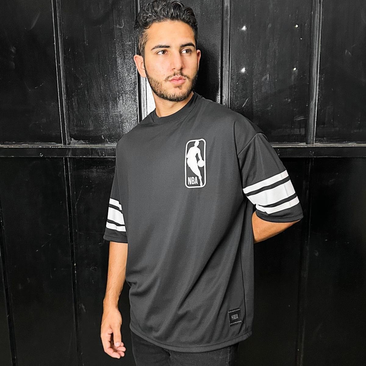 Camisa Oversized Preta em promoção na Netshoes!