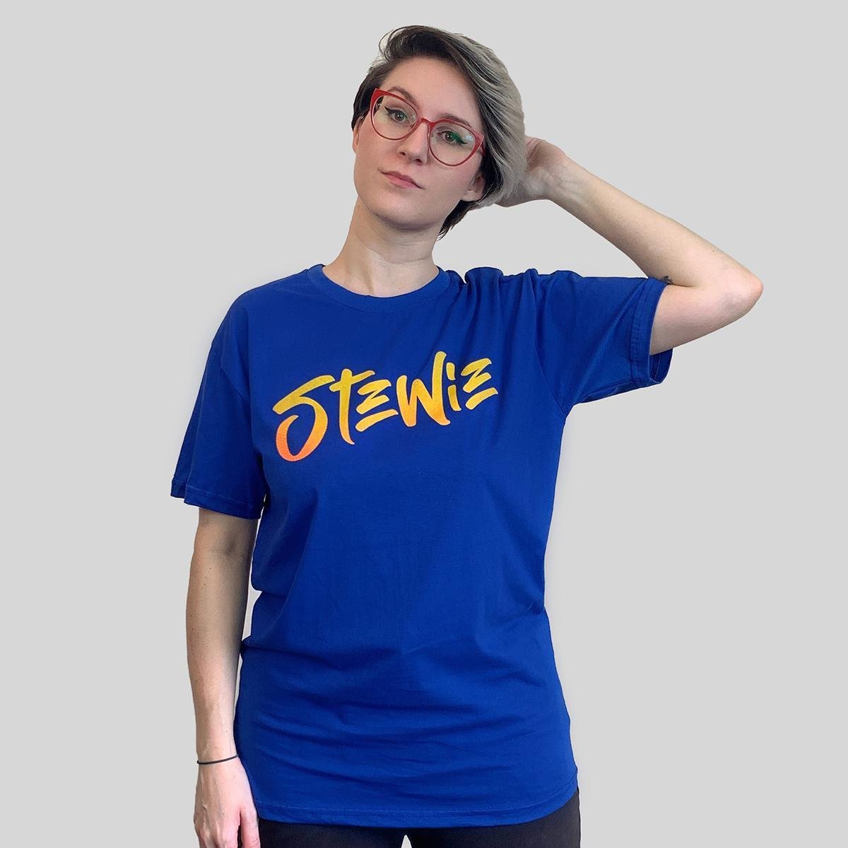 Camiseta Stewie Logo Gradient - Branco | Netshoes