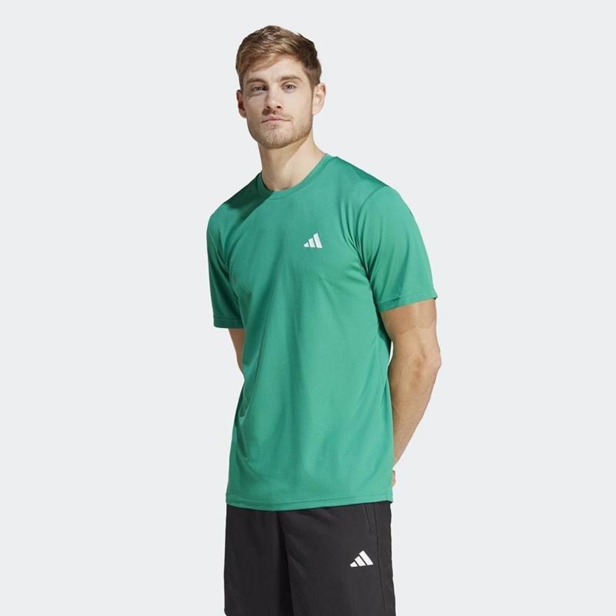 Camiseta Treino Manga Curta Logo - adidas IC7432 - Verde | Netshoes