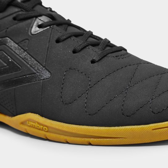 Chuteira Futsal Umbro Attak Eternal - Preto | Netshoes