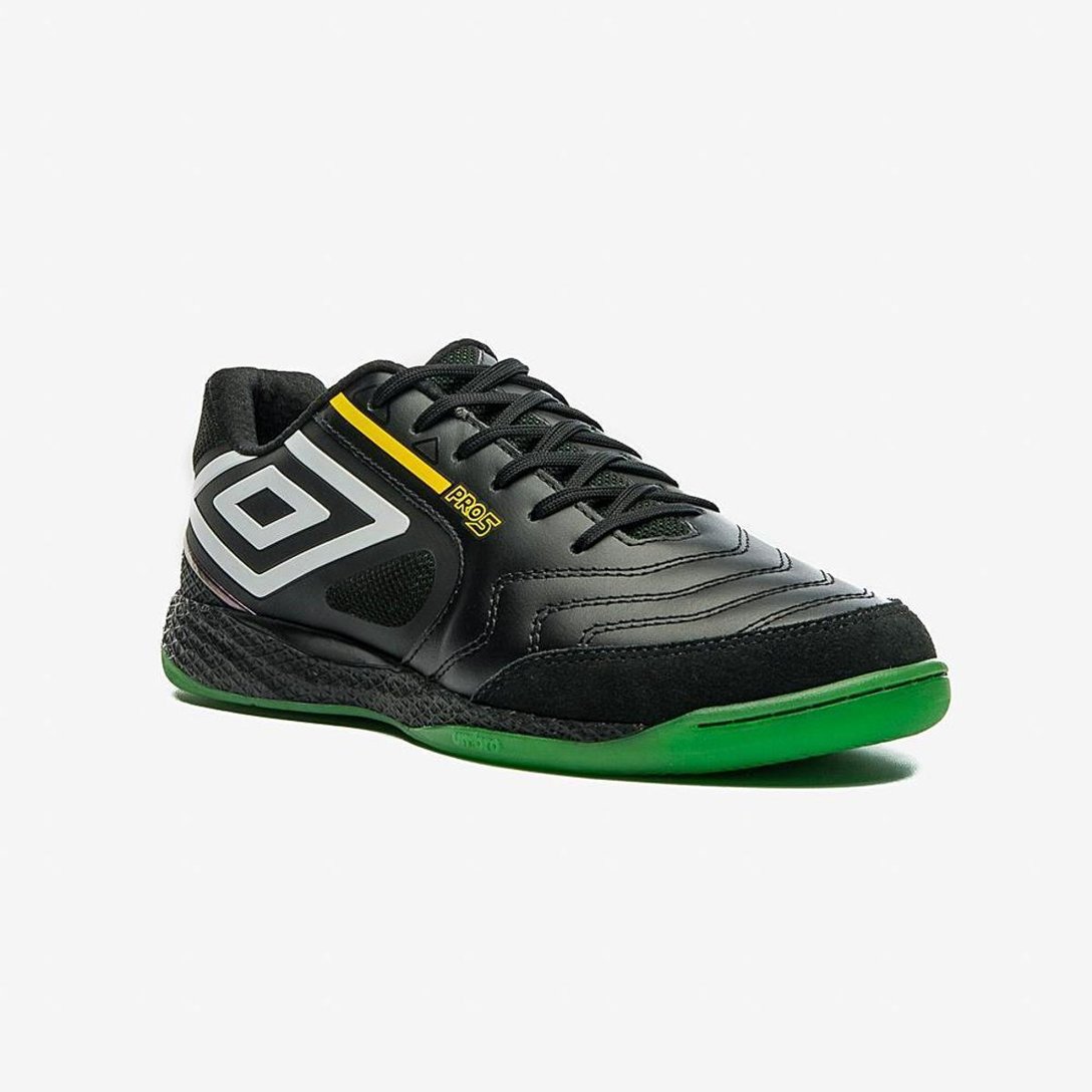 Chuteira Futsal Umbro Pro 5 Bump Brfutsal - Preto | Netshoes