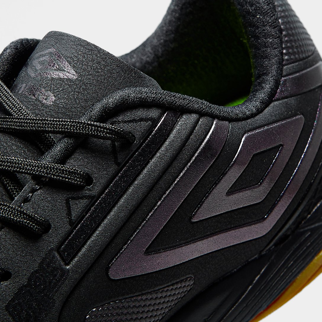 Chuteira Futsal Umbro Pró 5 Bump Club Unissex - Preto | Netshoes