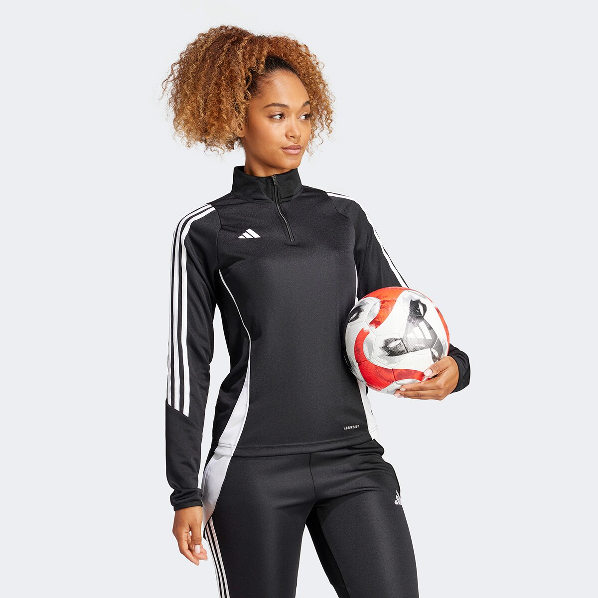 Jaqueta Adidas Firebird Tt Feminina em promoção na Netshoes!
