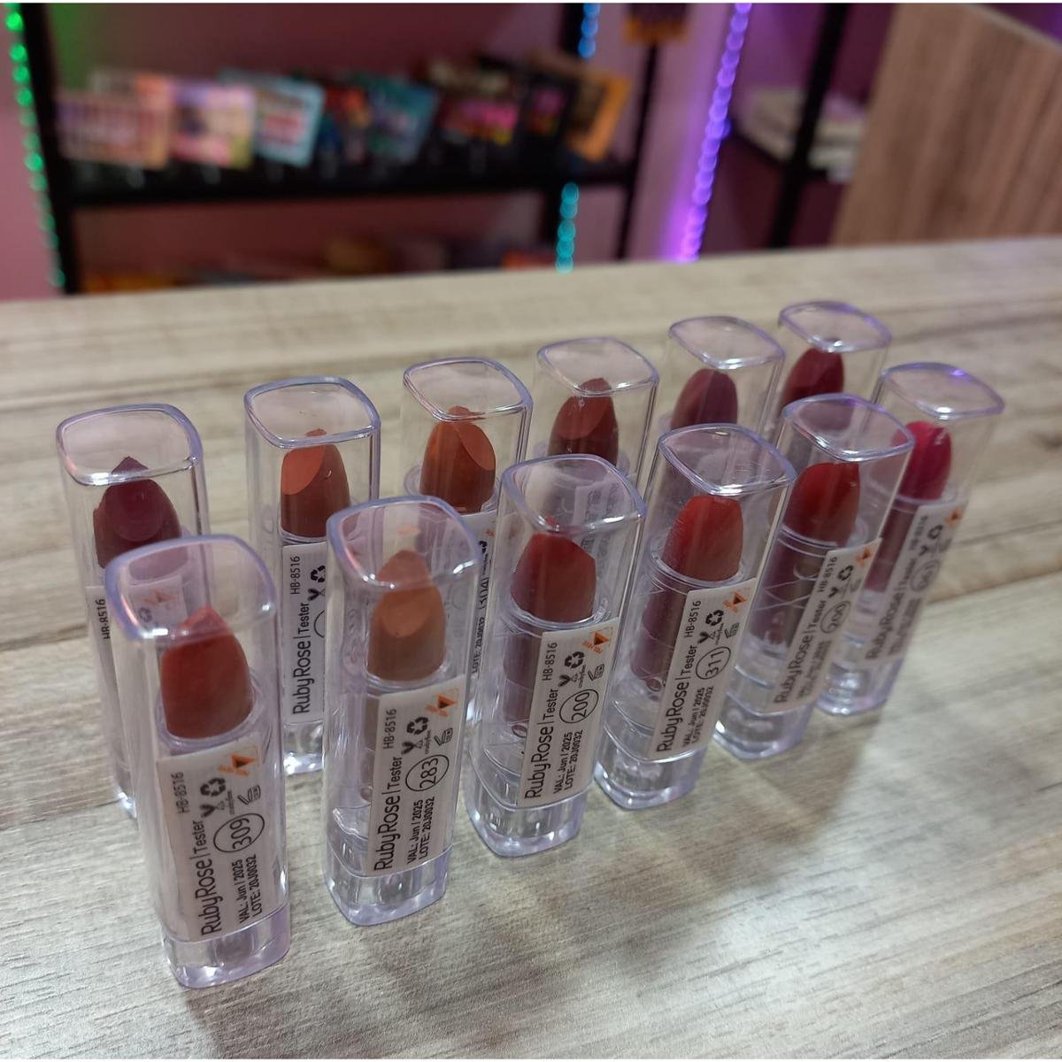 Kit c/12 Un - Amostra de Batom Bastão Matte Ruby Rose - HB-8516 - Bege ...