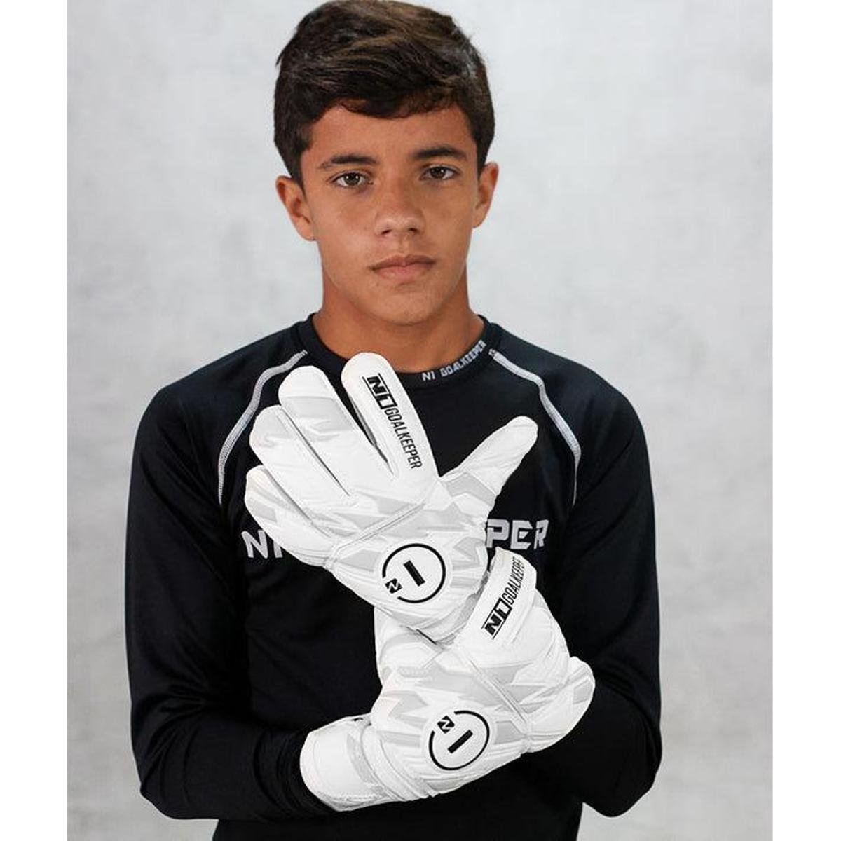 Luvas De Goleiro Infantil em promoção na Netshoes!