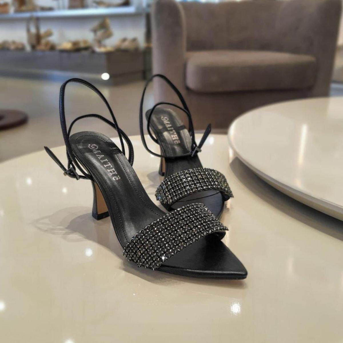 Sandalia Maithe Salto Fino Pedraria Preto - Preto | Netshoes