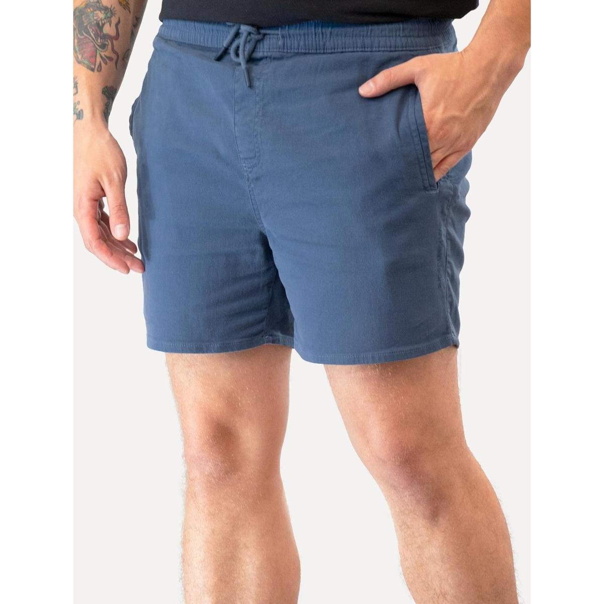 Short Jeans Masculina em promoção na Netshoes!