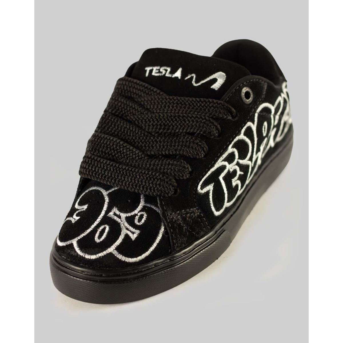 Tenis Tesla em promoção na Netshoes!